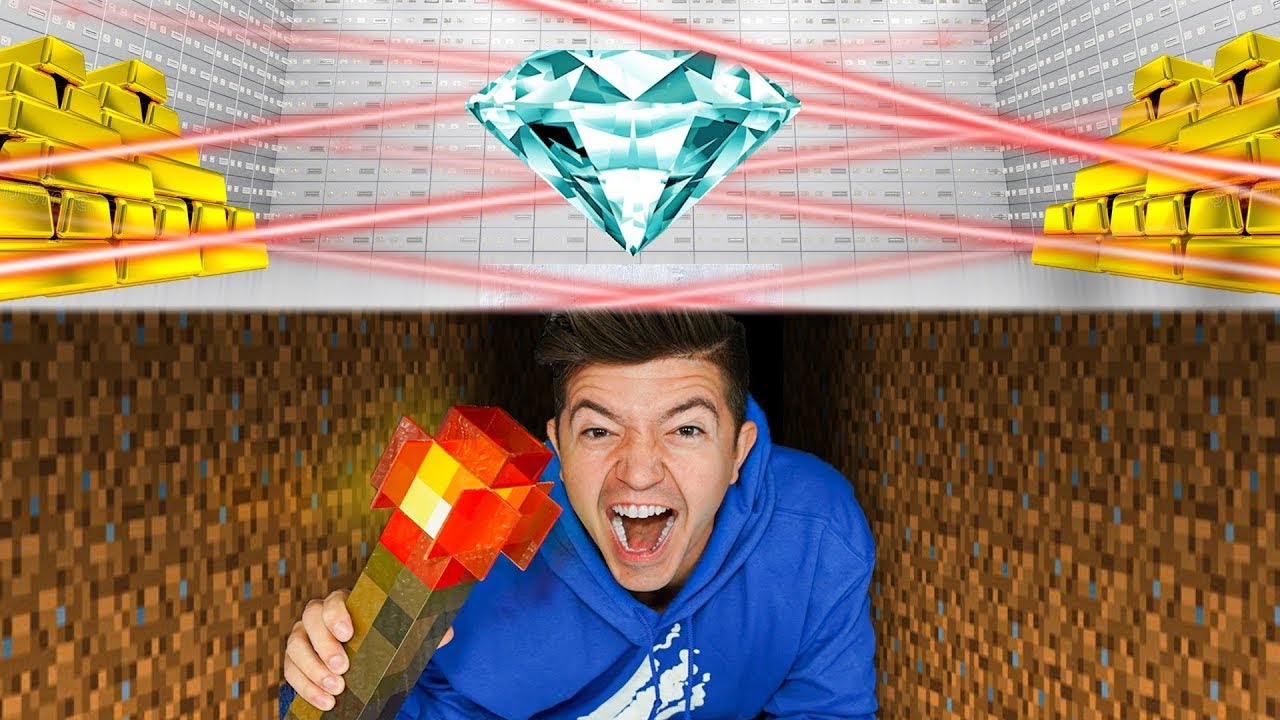 Breaking into the MOST Secure GIANT Minecraft Vault! - Minecraft videos
