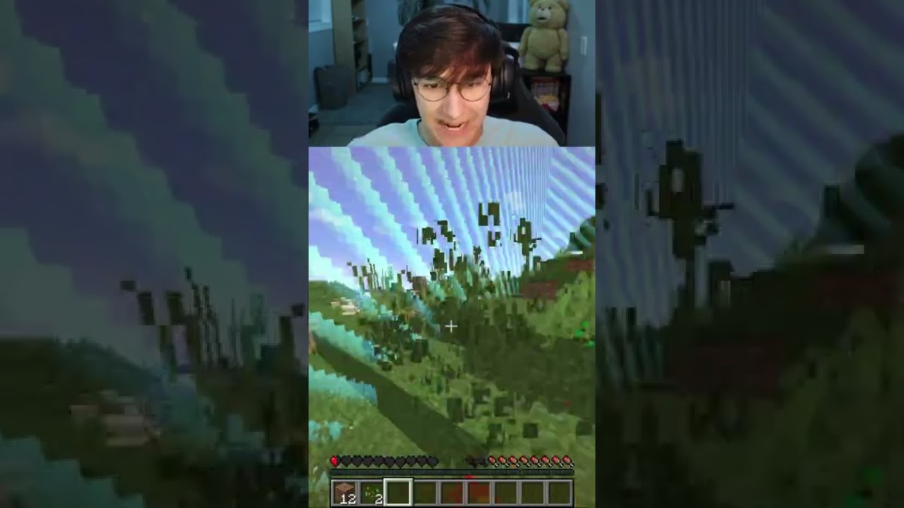 Minecraft, But Taking Damage Expands The Border - Minecraft videos