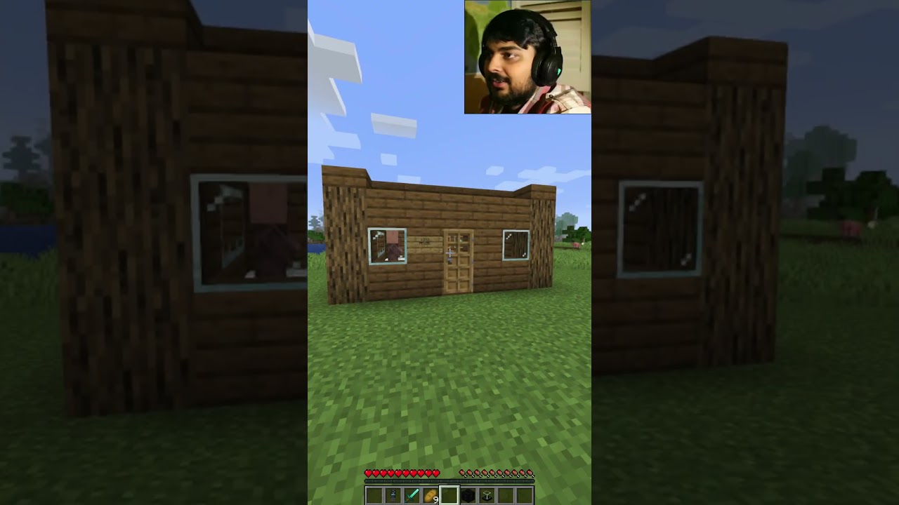 Villager Tries to Scam Me! #minecraft #shots - Minecraft videos