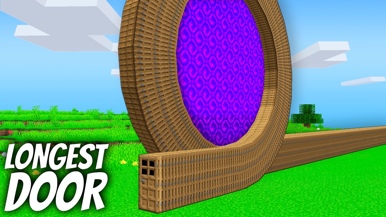 I found a NEW LONGEST DOOR in Minecraft ! What's INSIDE the STRANGE ...